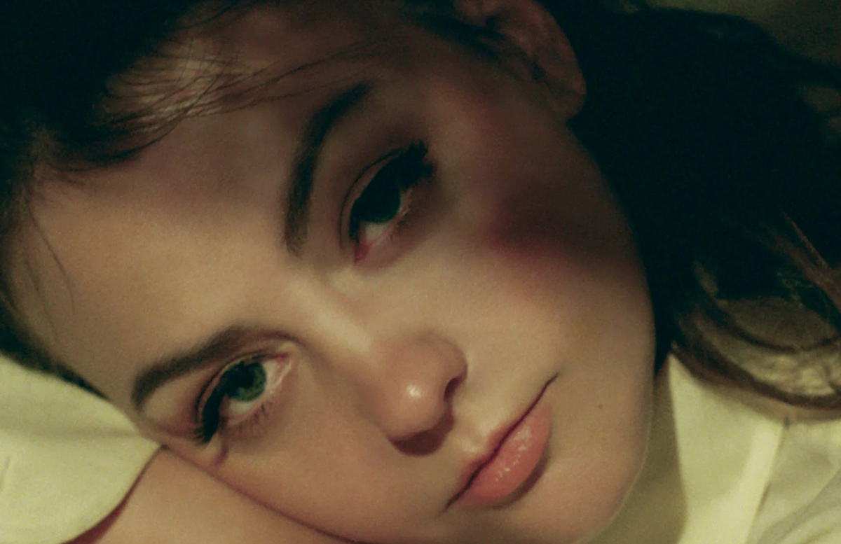 Angel Olsen vous offre du bon temps - Stars Are Underground